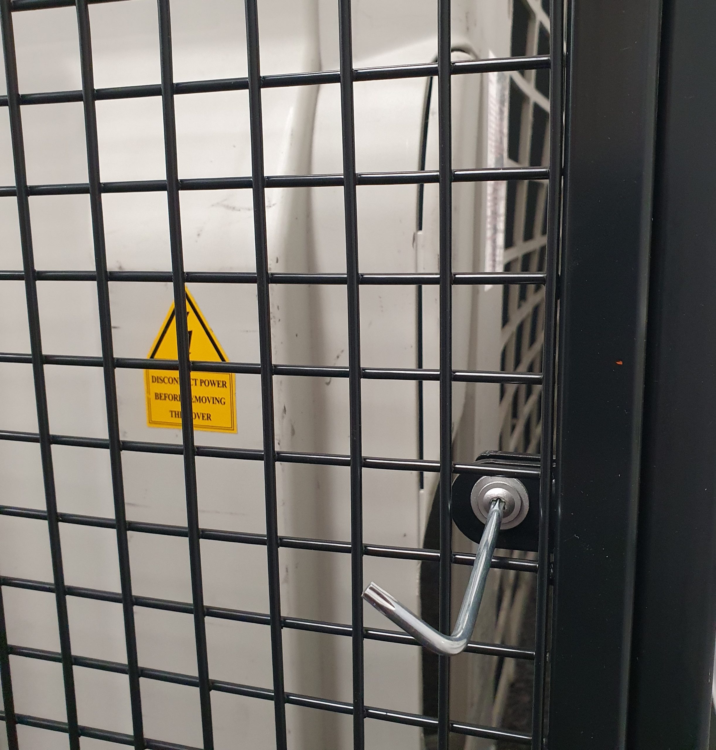 How to Remove Cage Doors for Servicing - Avantage